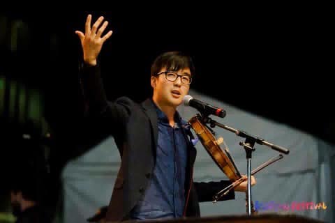 People I know: Joe – Living in Violet